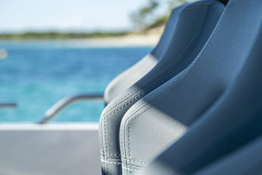 Pilot seats for boats | PACYFIC Tapicerstwo jachtowe, fotele sternika ...